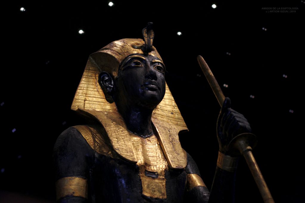 Tutankhamón fascina en París. Toda la exposición en 55 fotos - Amigos ...